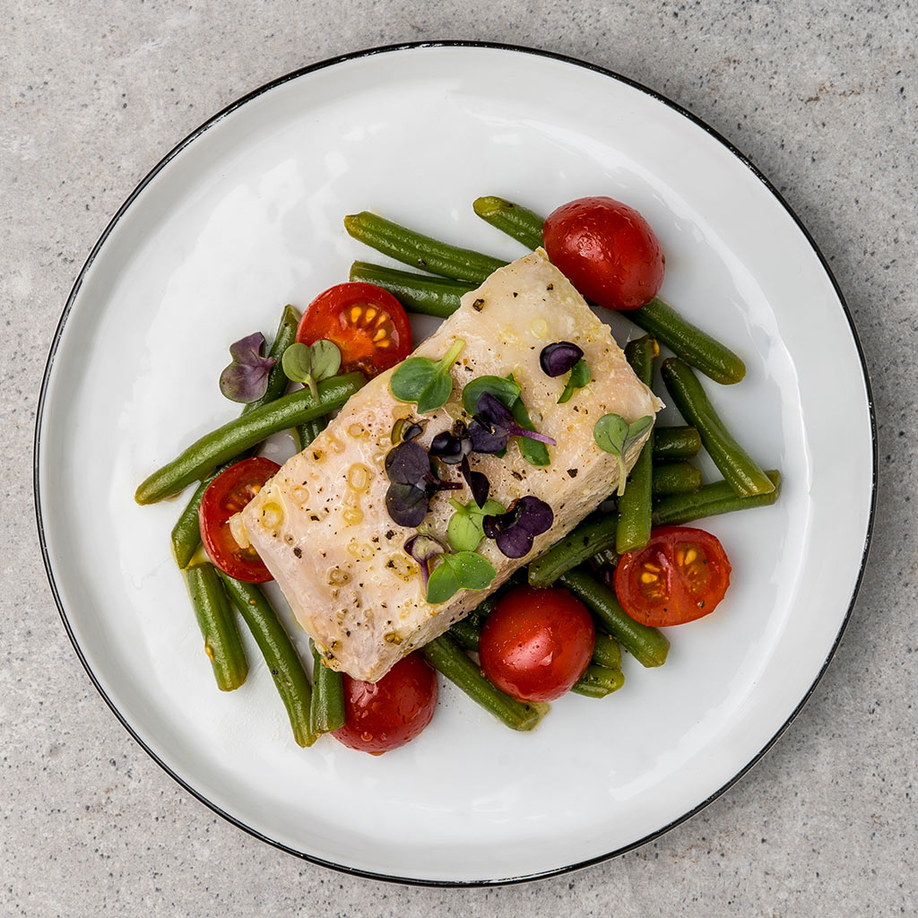 Confierter Hamachi mit Tomaten-Bohnensalat | HONEST CATCH